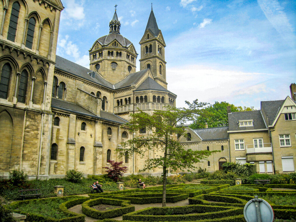 Luxus Franzsische Stadt An Der Maas Bildnull