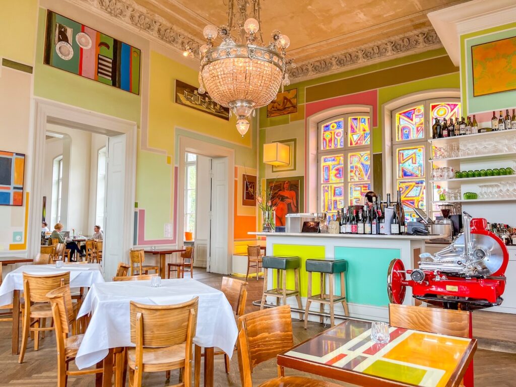 Mit dem Zug entlang des Rheins – Bahnromantik in Deutschland